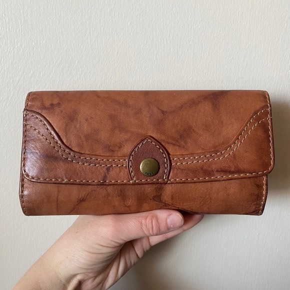 Frye | Bags | Frye Melissa Brown Leather Wallet Bifold Card Holder ...